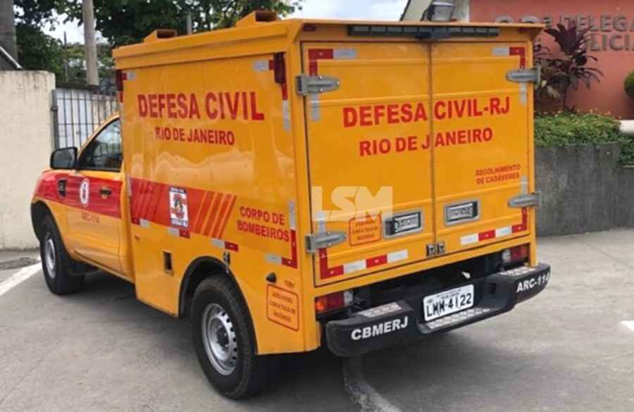 Rabecão remove corpo de mulher morta em Praça João Pessoa - VNotícia ...